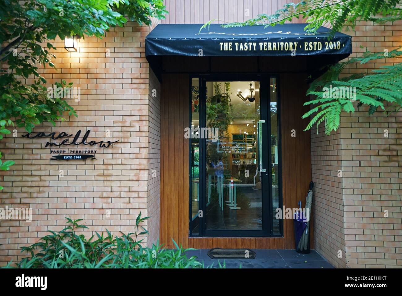 Exterior design and front store architecture of coffee bar, restaurant ...