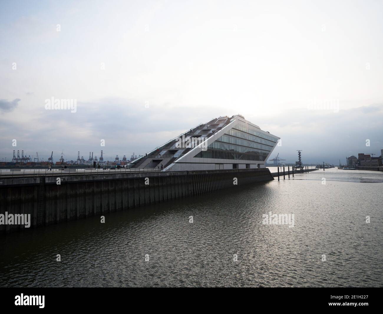 Panoramic view of Norderelbe Elbe harbour with modern architecture ...