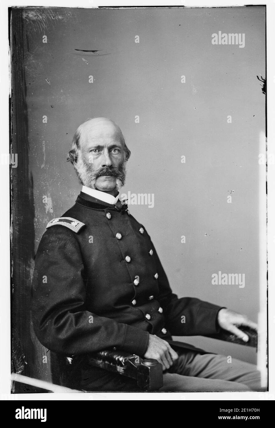 Lt col white hi-res stock photography and images - Alamy