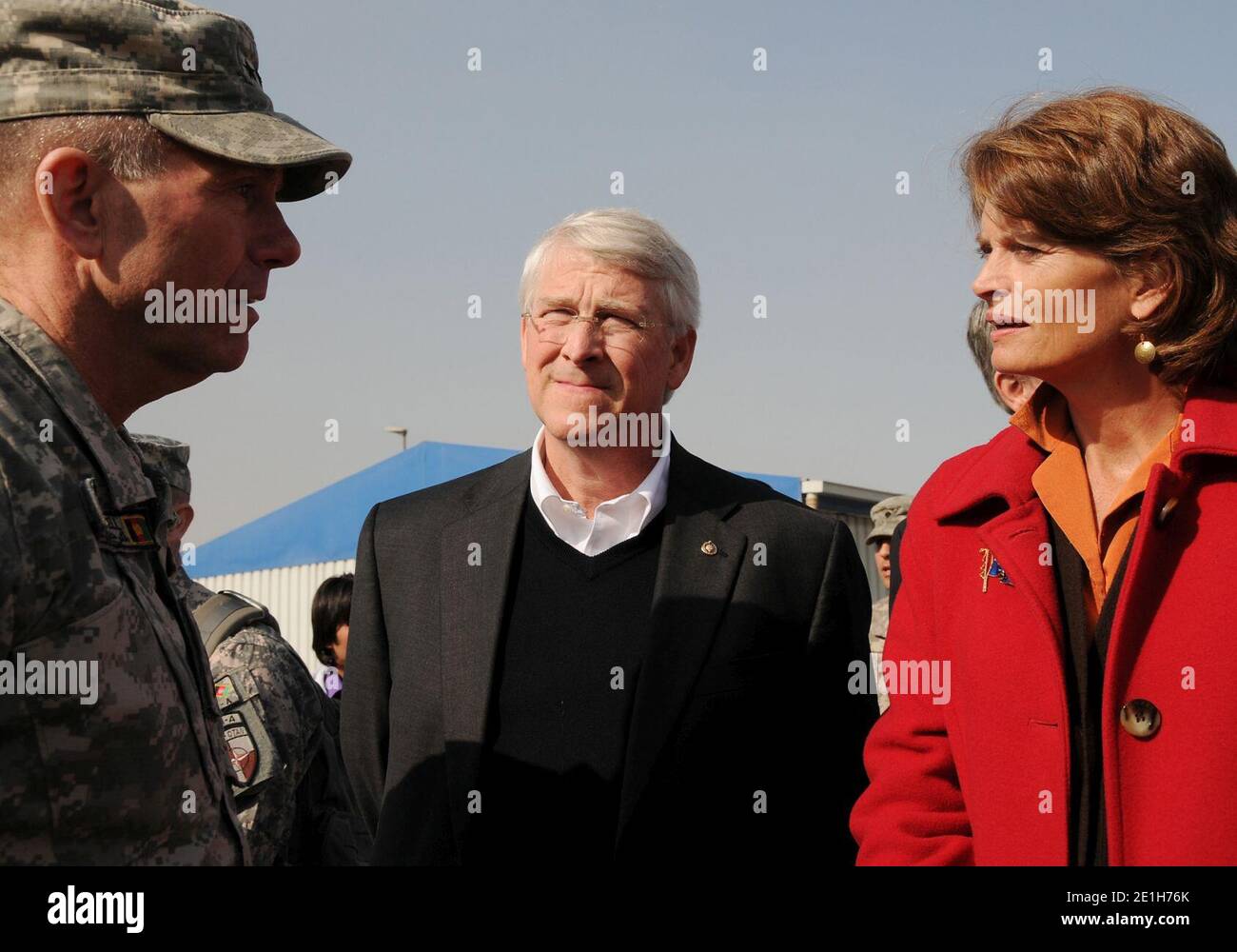 Lt. Gen. Caldwell talks with U.S. Senators Roger F. Wicker and Lisa ...