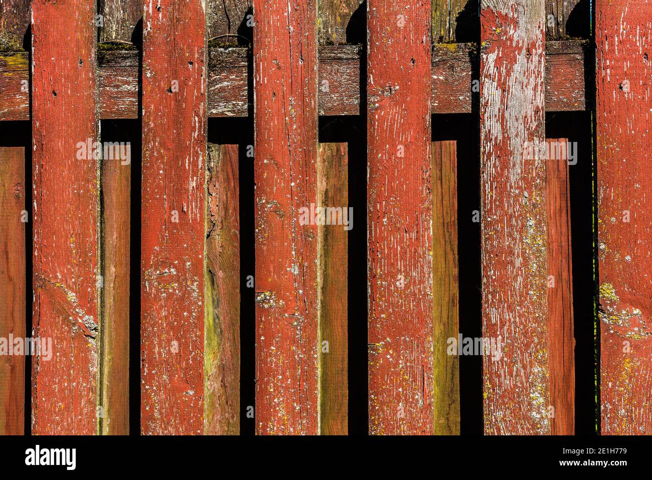 The red wood fence texture with natural patterns Stock Photo - Alamy