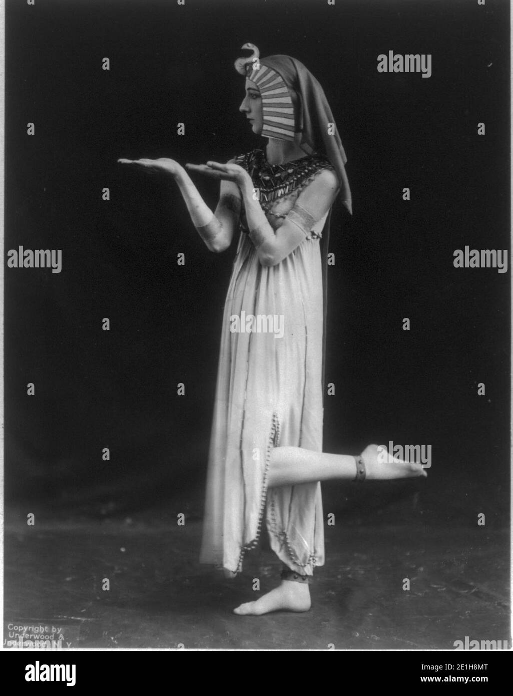 Cleopatra in art Black and White Stock Photos & Images - Alamy