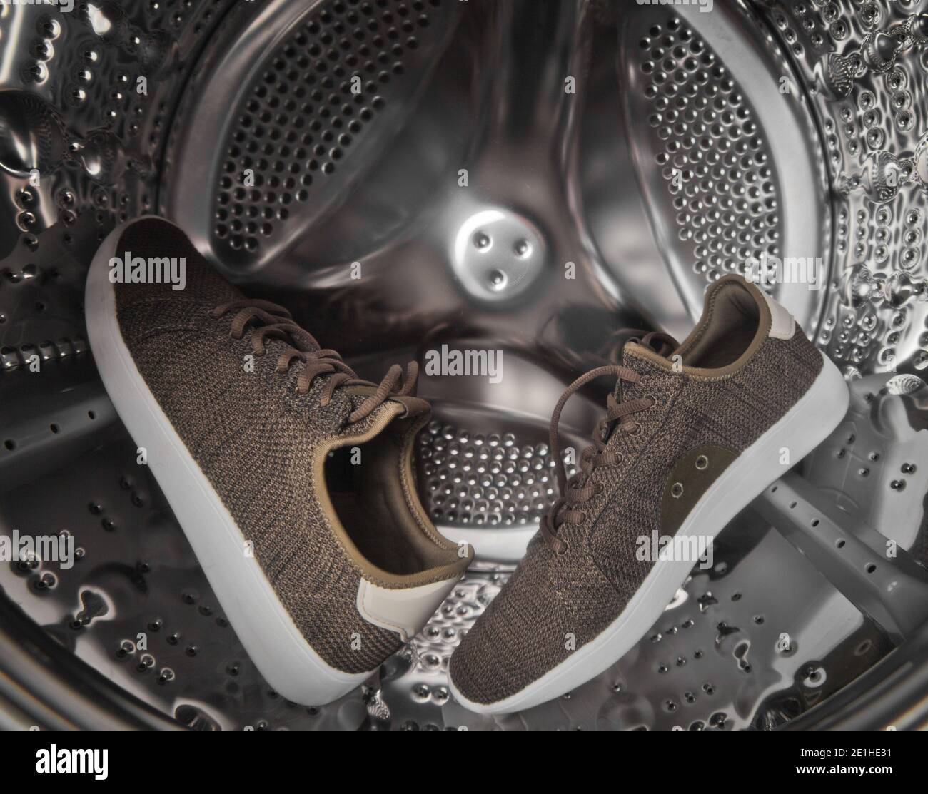 Sneakers washing machine hi-res stock photography and images - Alamy