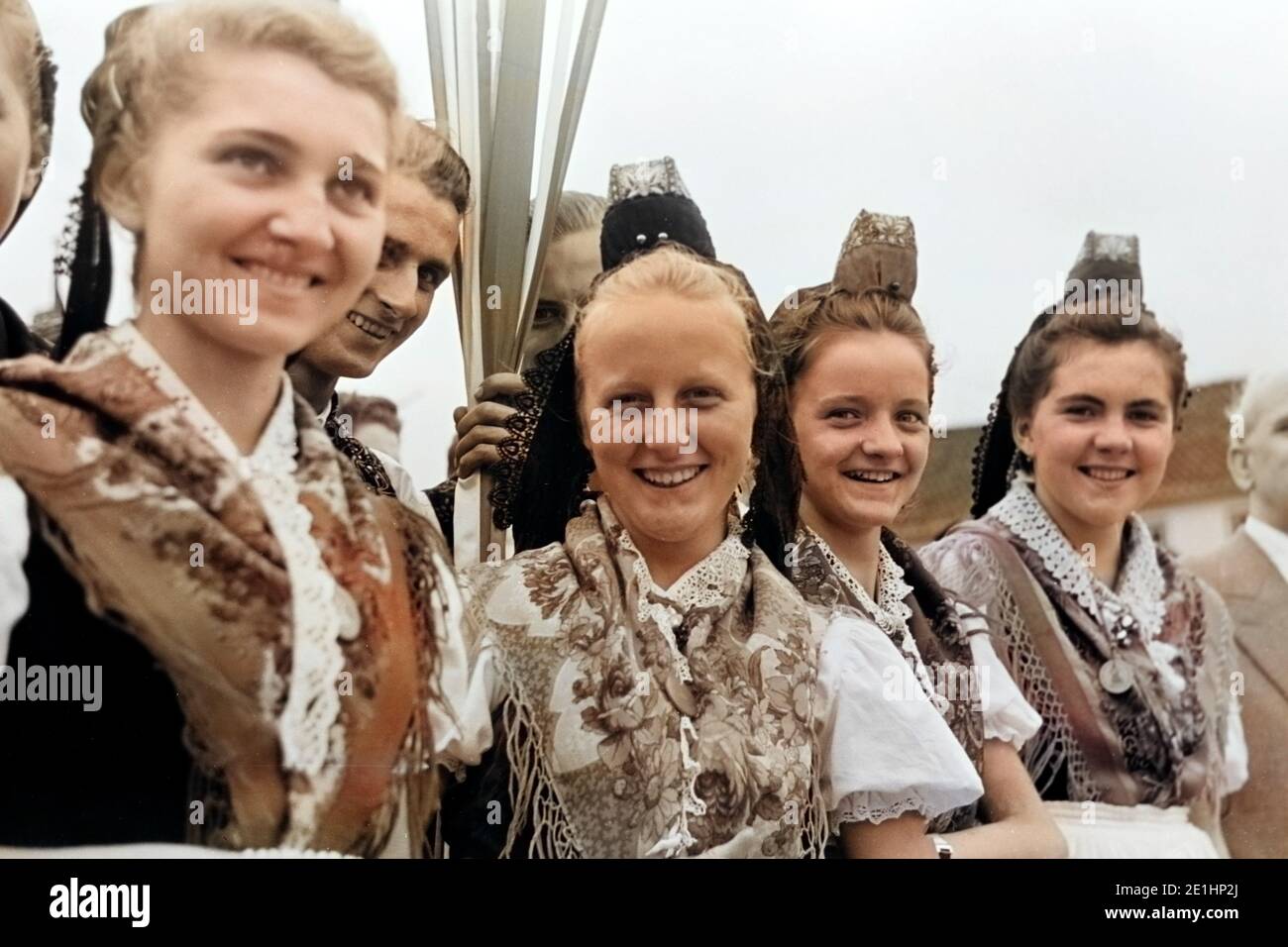 Menschen lachen tracht hi-res stock photography and images - Alamy