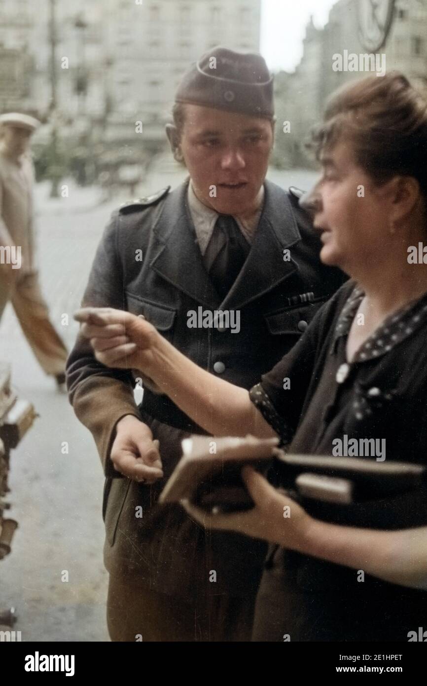 Deutscher offizier hi-res stock photography and images - Alamy