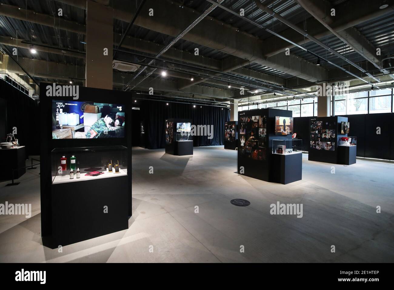 A press preview of the smash hit South Korean drama "Crash Landing on ...