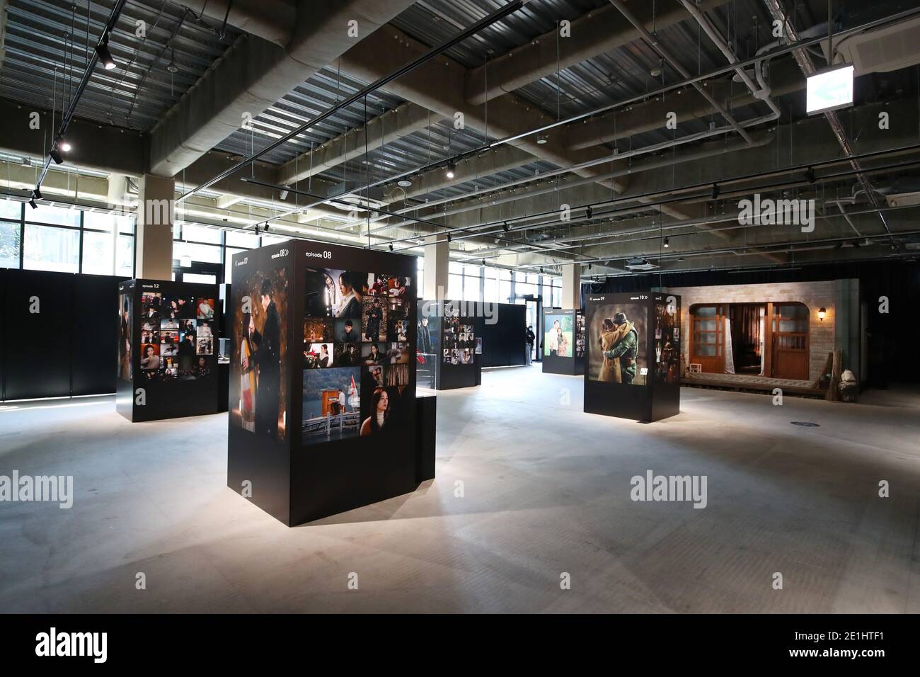 A press preview of the smash hit South Korean drama "Crash Landing on ...