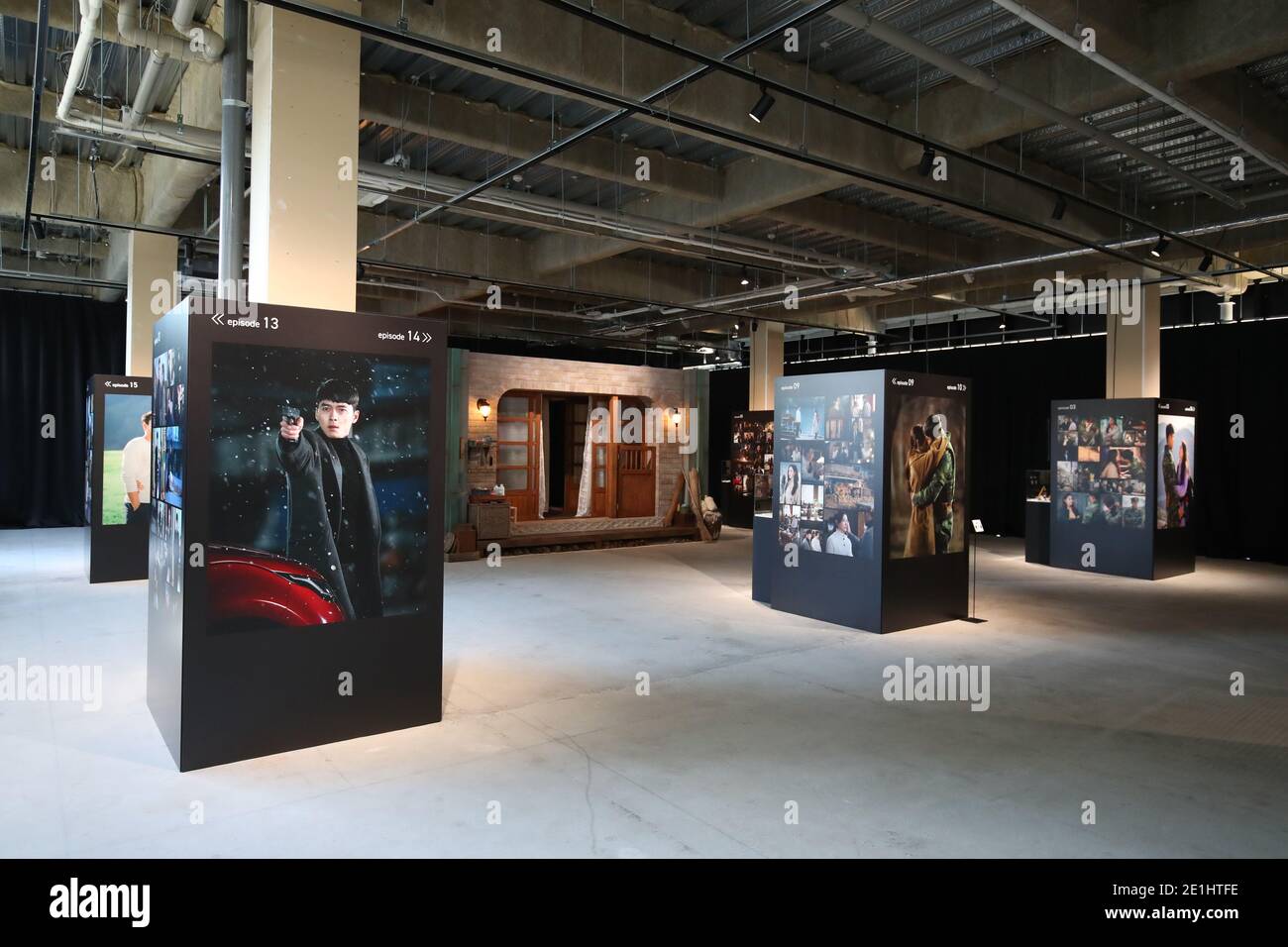 A press preview of the smash hit South Korean drama "Crash Landing on ...