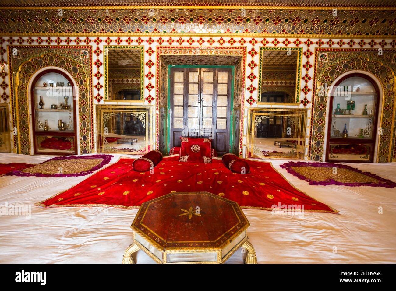 Gold mukut hi-res stock photography and images - Alamy