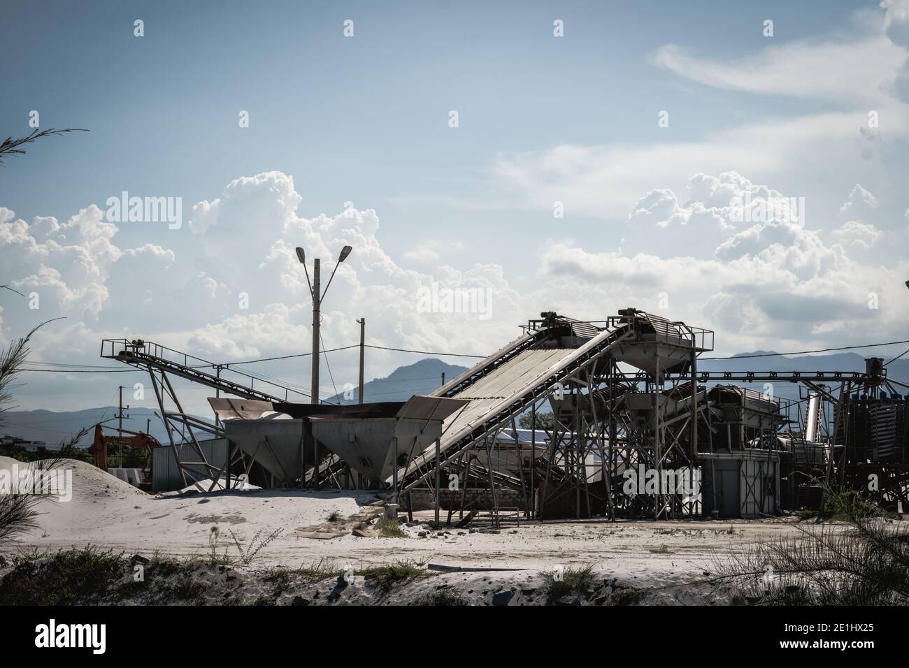 Sand stone crush process refinery operating conveyor belt mining ...