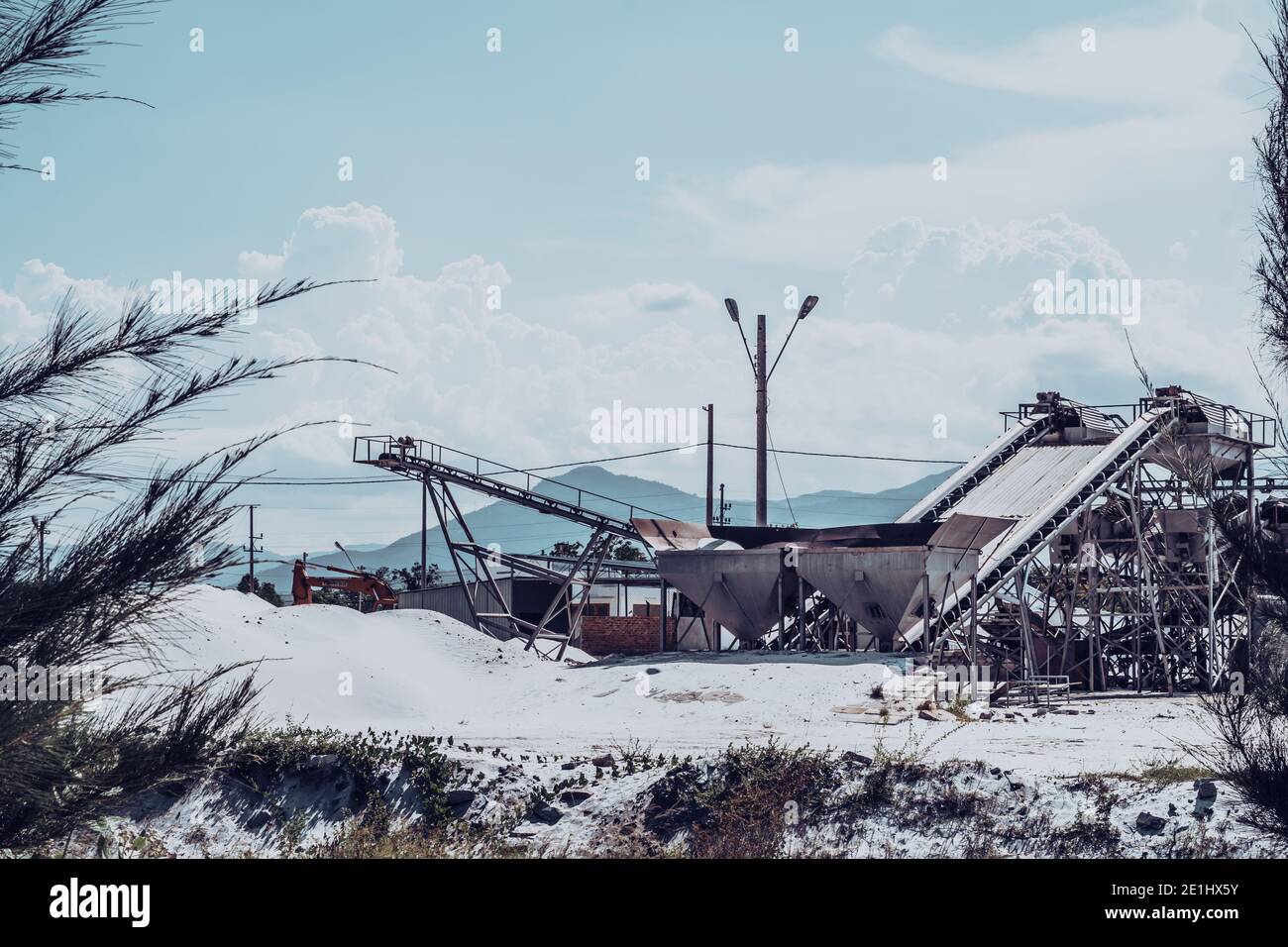 Sand stone crush process refinery operating conveyor belt mining ...