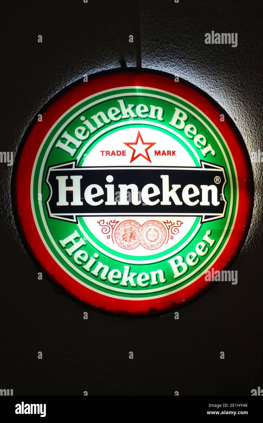 Heineken color hi-res stock photography and images - Alamy