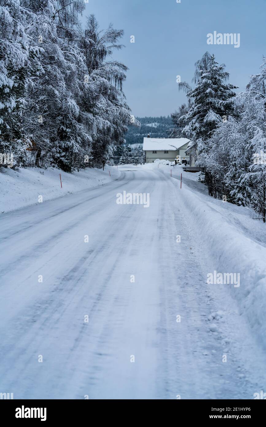 Ice on road danger hi-res stock photography and images - Alamy