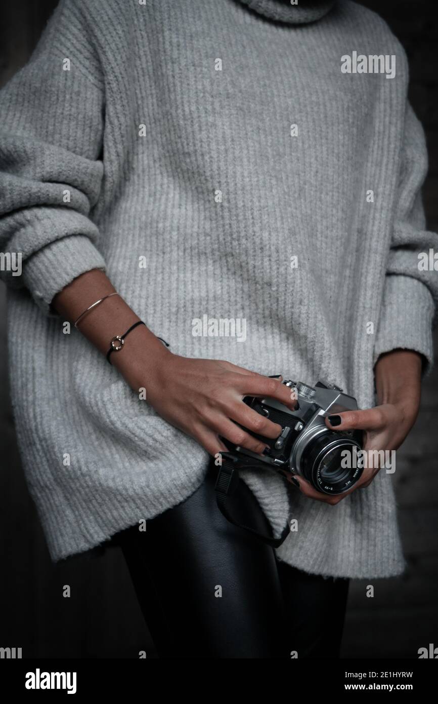 Camera handling hi-res stock photography and images - Alamy