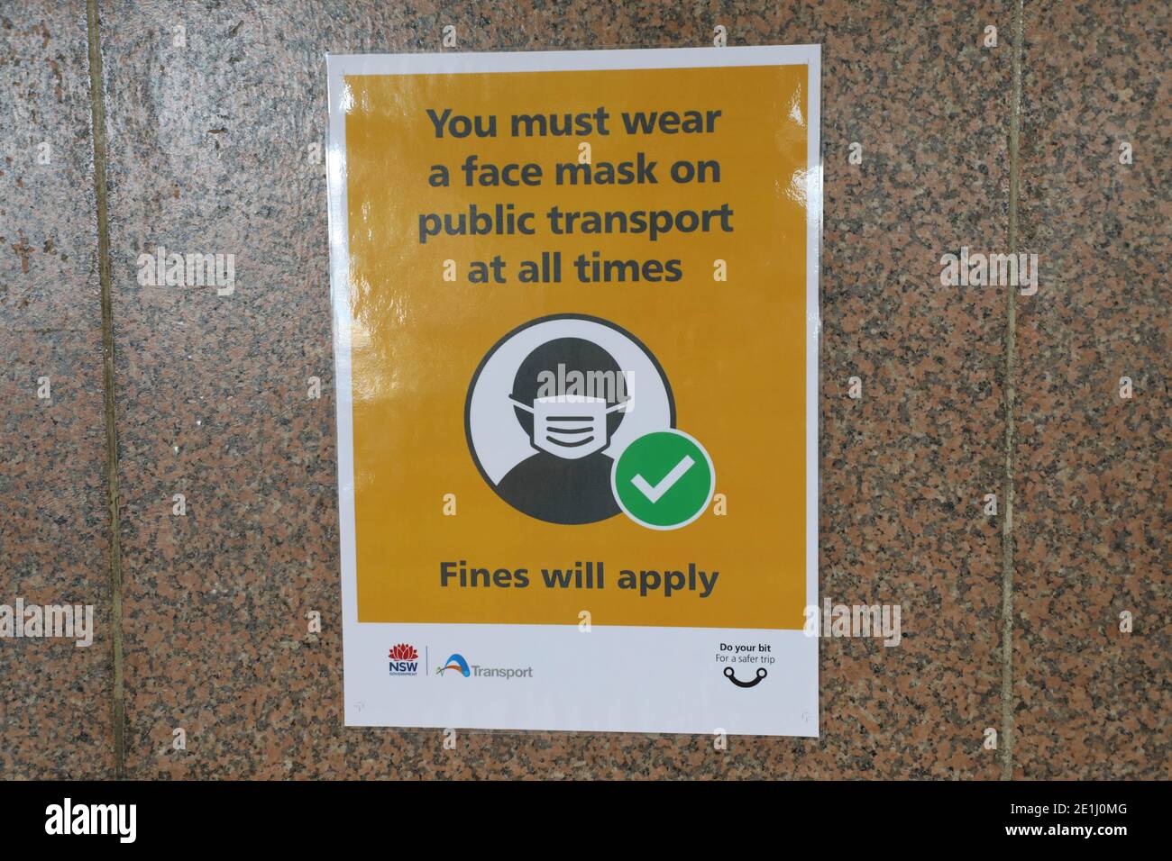 Apply now signs hi-res stock photography and images - Alamy