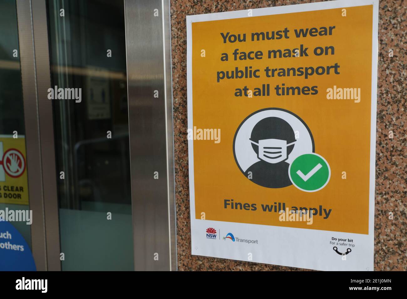 Apply now signs hi-res stock photography and images - Alamy