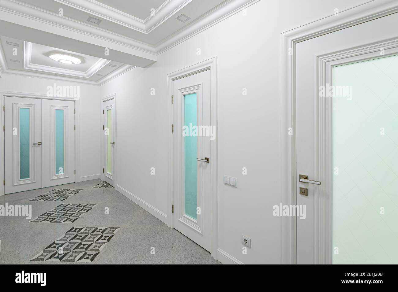 House hallway corridor doors hi-res stock photography and images - Alamy