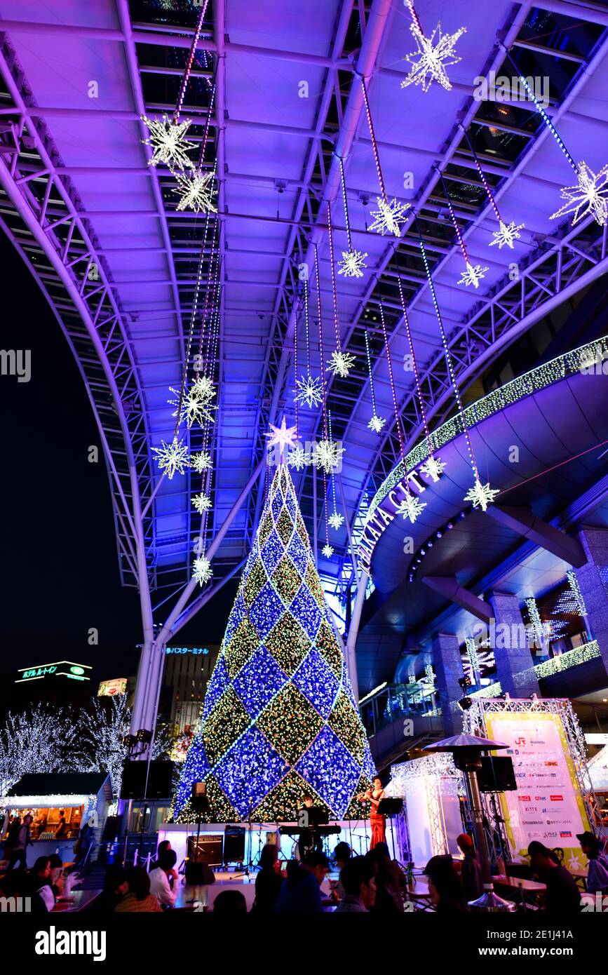 Jr hakata station hi-res stock photography and images - Alamy