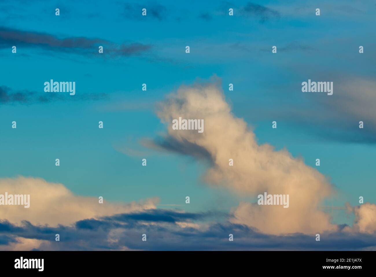 Cumulonimbus calvus hi-res stock photography and images - Alamy