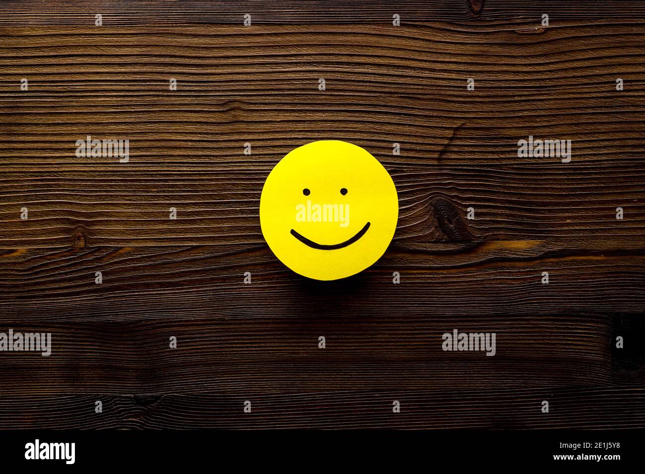 Face Paper Smiley High Resolution Stock Photography and Images - Alamy