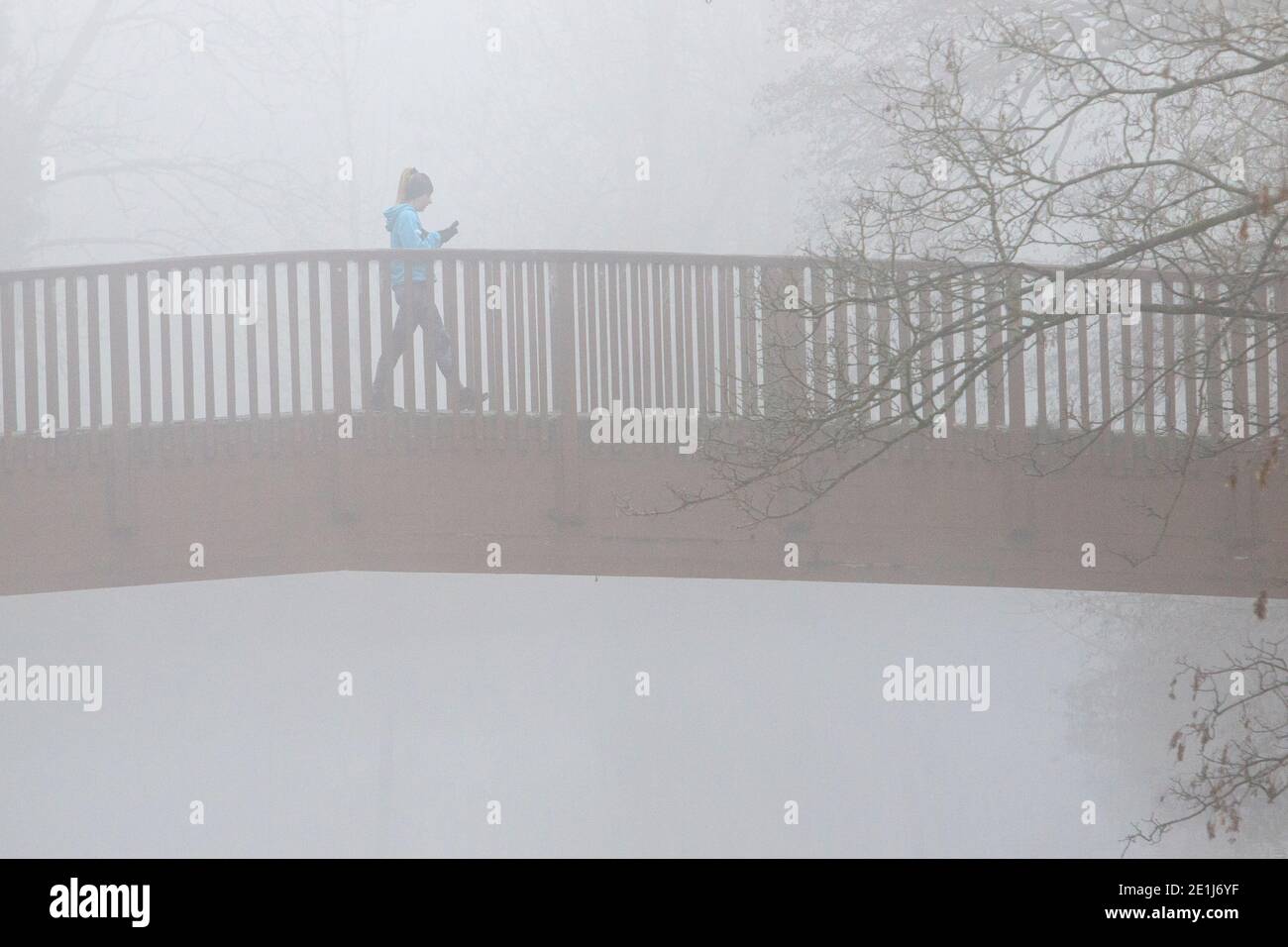 Chippenham, Wiltshire, UK. 7th January, 2021. Winter weather. With many ...