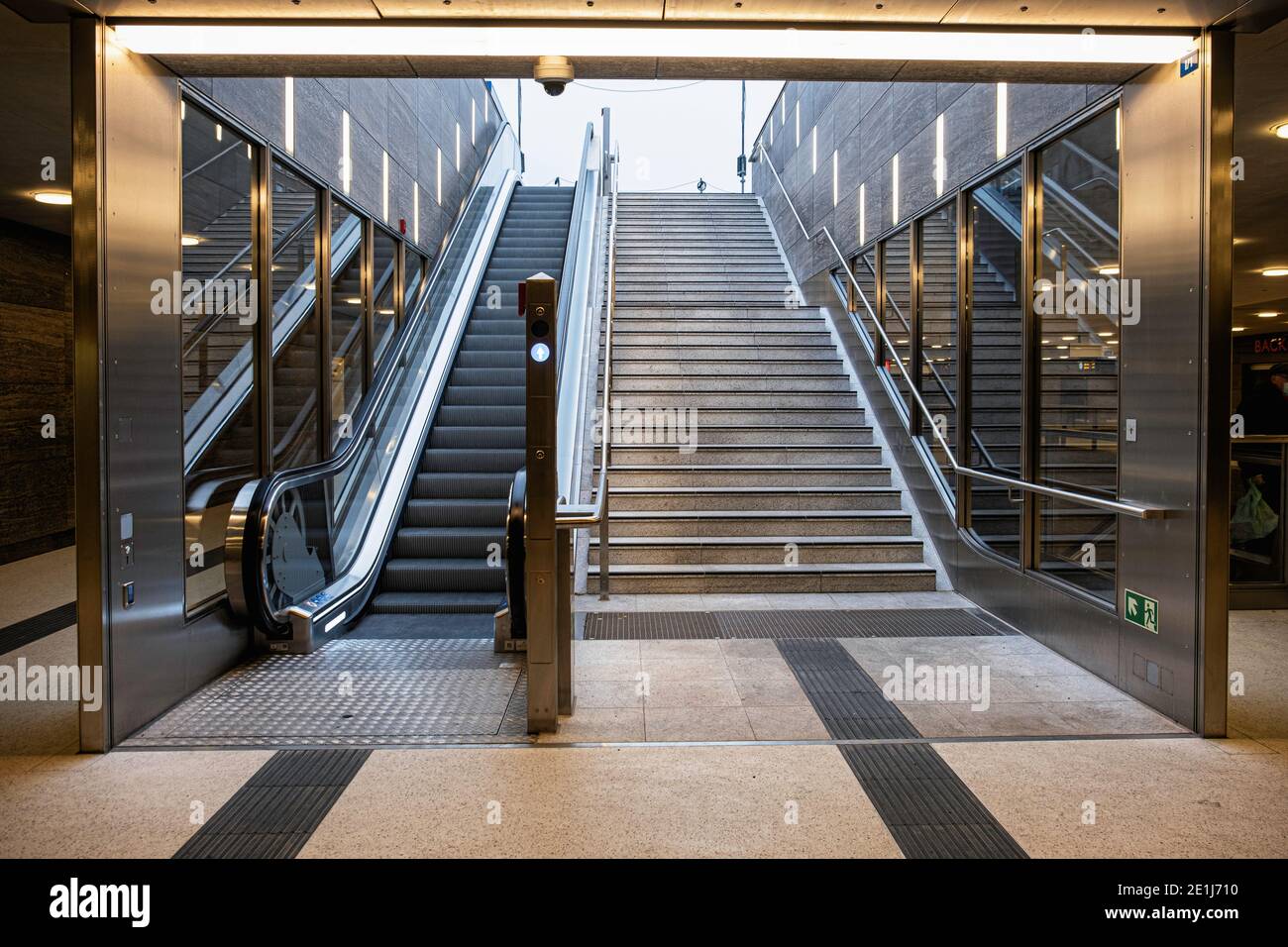 New Unter den Linden U-bahn underground station serves the U5 & U6 ...