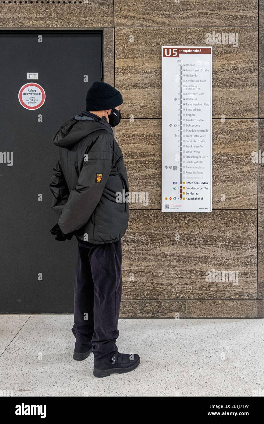 New Unter den Linden U-bahn underground station serves the U5 & U6 ...