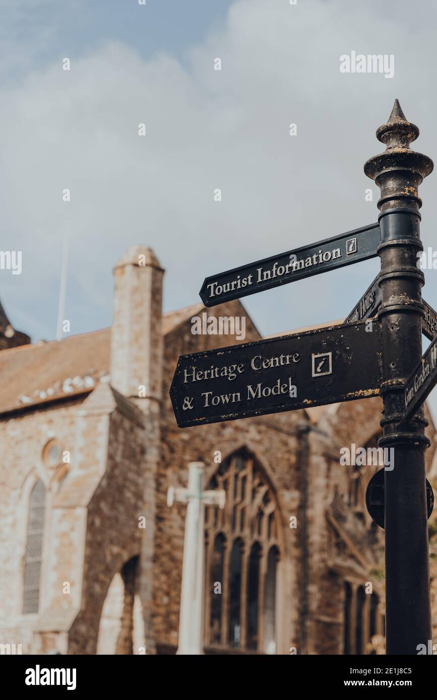 Directional english heritage signs hi-res stock photography and images ...