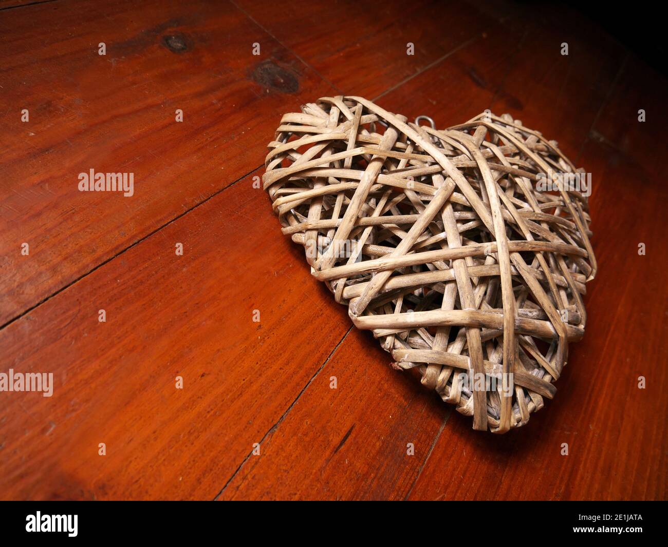 Straw heart shape hi-res stock photography and images - Alamy