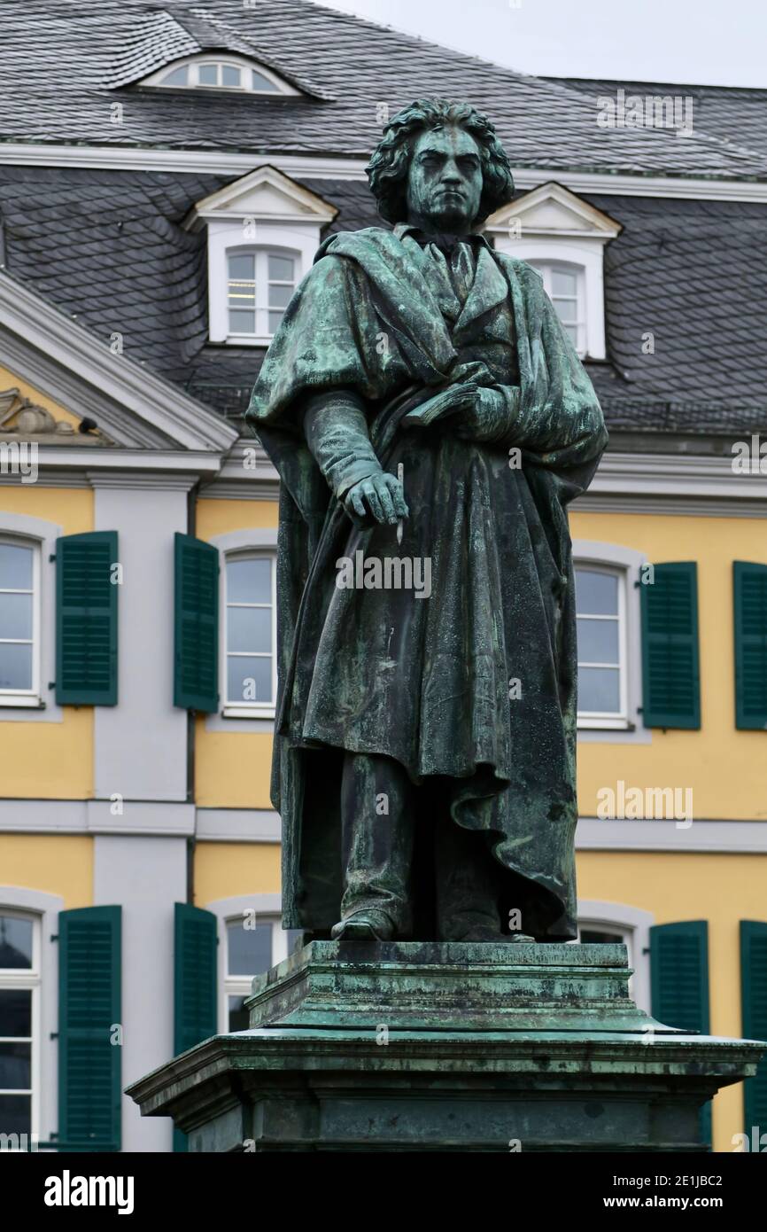 Bonn - Statue of Ludwig van Beethoven Stock Photo - Alamy