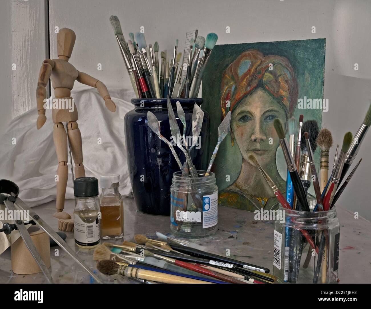 Untidy table hi-res stock photography and images - Alamy