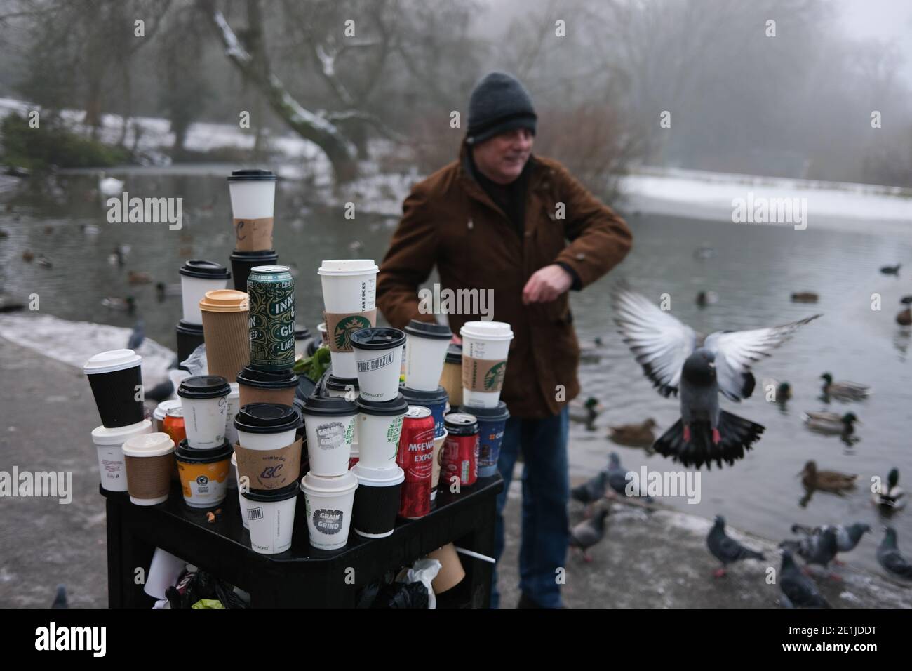 7 days of garbage hi-res stock photography and images - Alamy