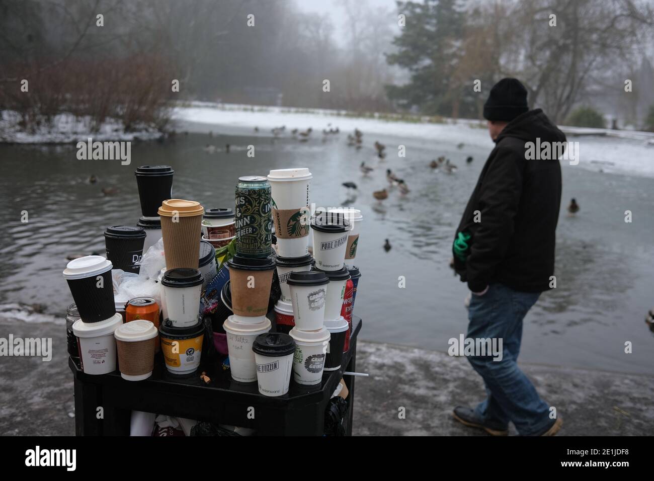 7 days of garbage hi-res stock photography and images - Alamy