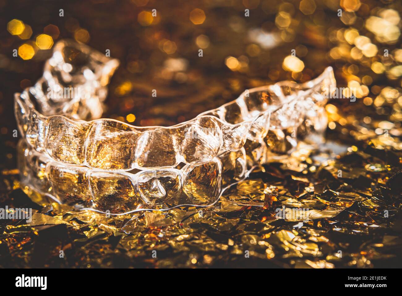 Gold teeth brace hi-res stock photography and images - Alamy