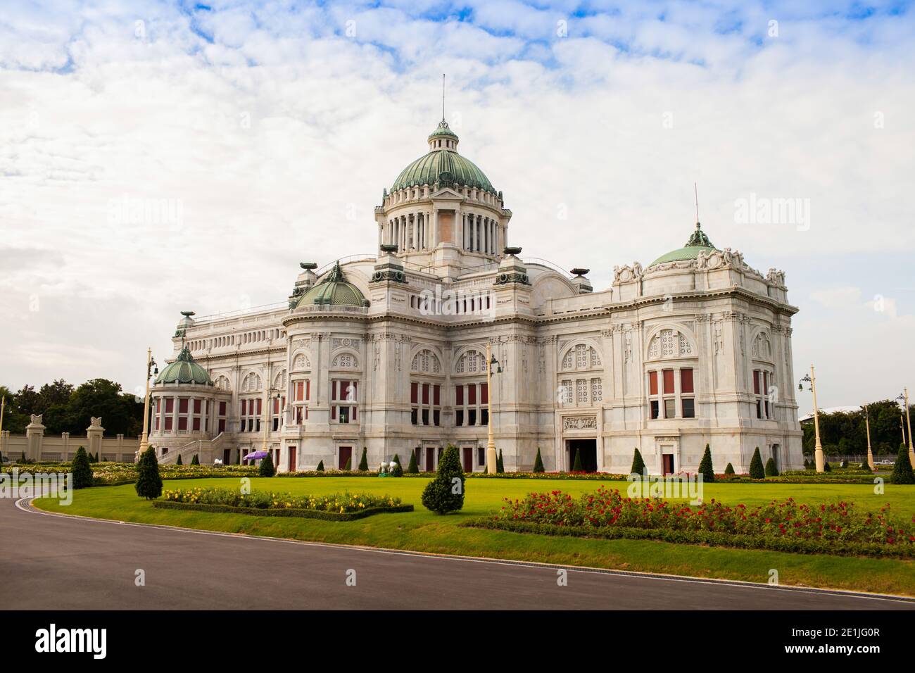 White exterior building stated on ground Stock Photo - Alamy