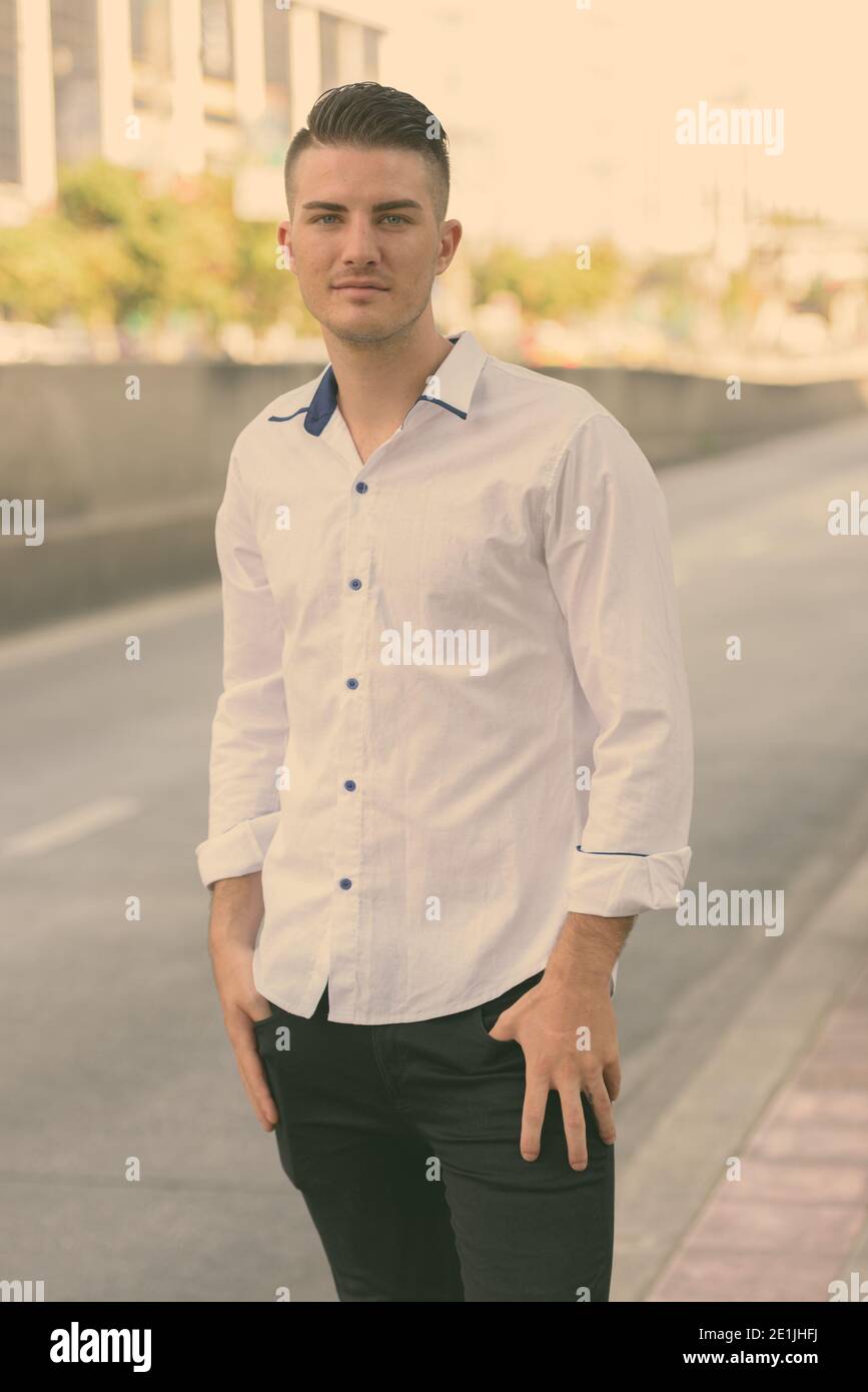 Waiting on the side hi-res stock photography and images - Alamy