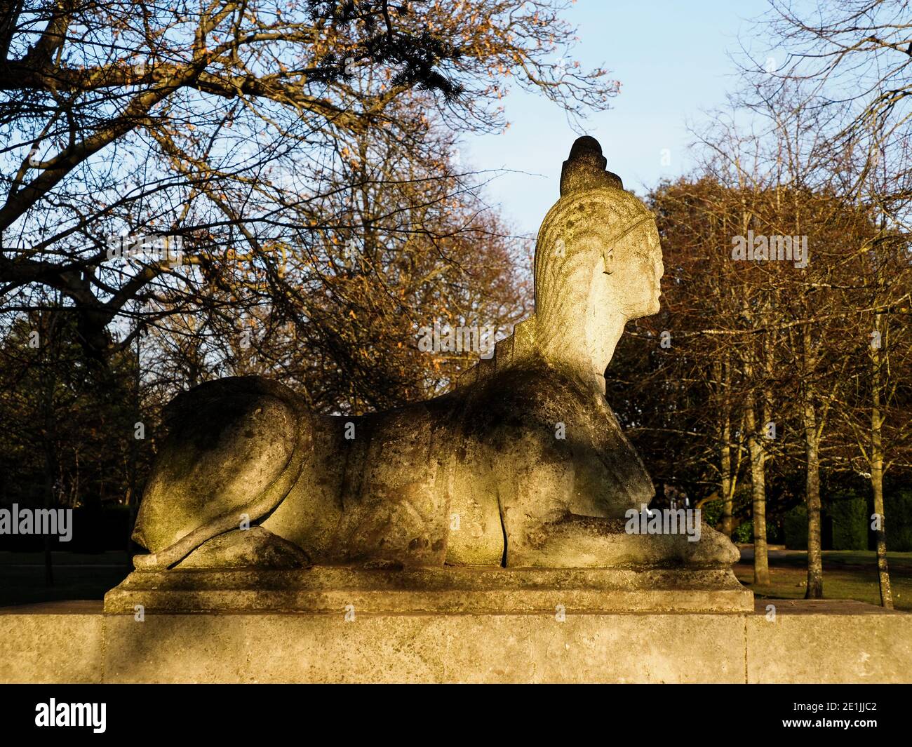 Chiswick house london sphinx hi-res stock photography and images - Alamy