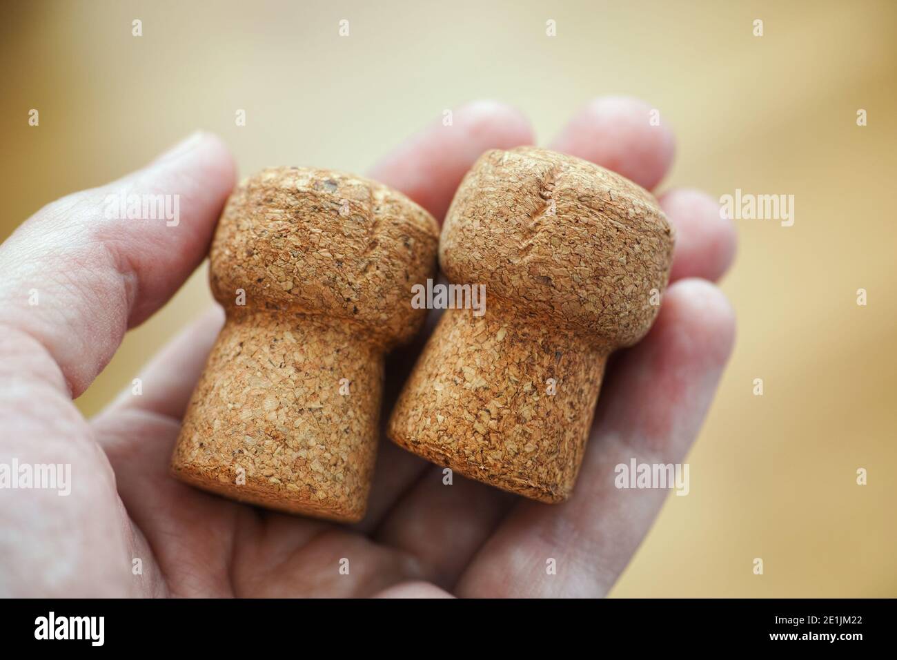 Open two hand hi-res stock photography and images - Alamy