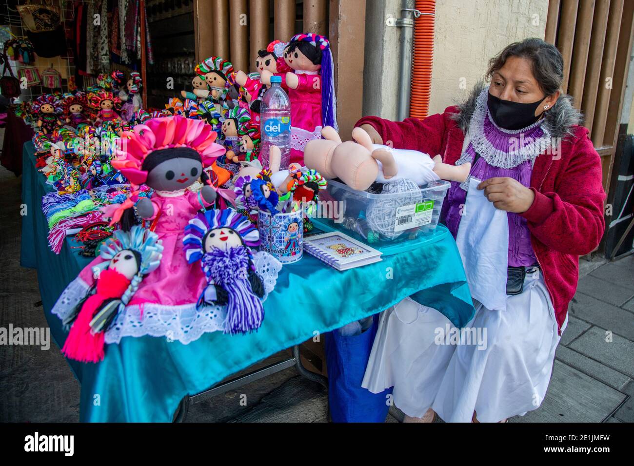 Otomi indigenous community hi-res stock photography and images - Alamy