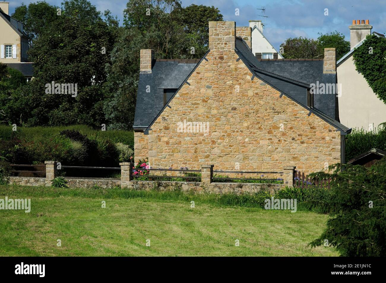 traditional french village Stock Photo - Alamy