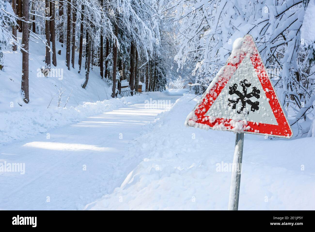Car skidding sign hi-res stock photography and images - Alamy