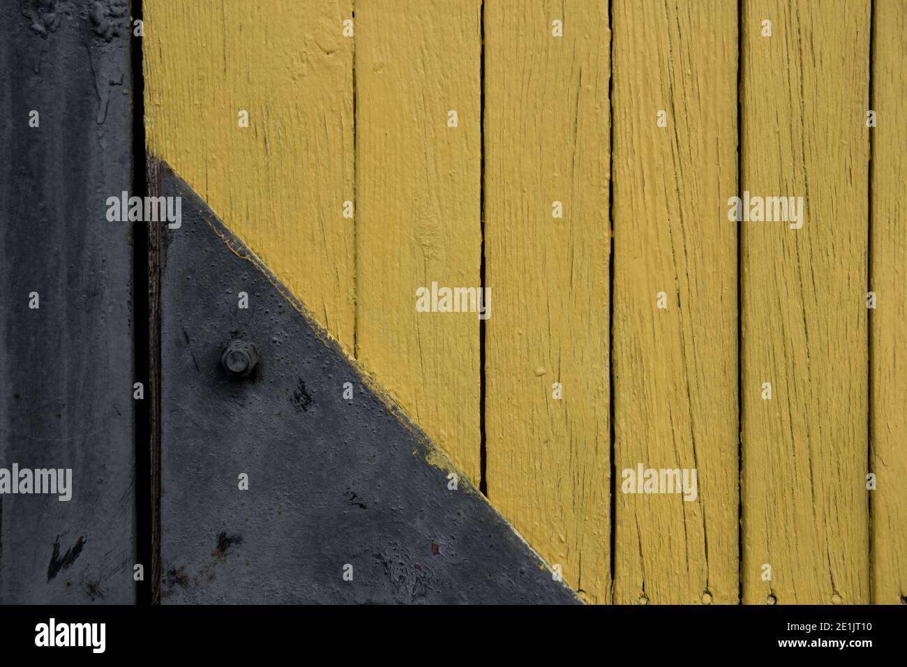 Wood Texture with black door hinge Stock Photo - Alamy