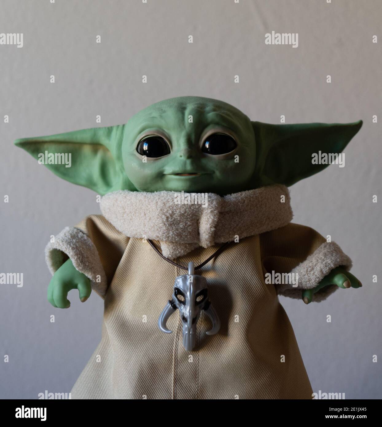 Baby yoda from mandalorian hi-res stock photography and images - Alamy