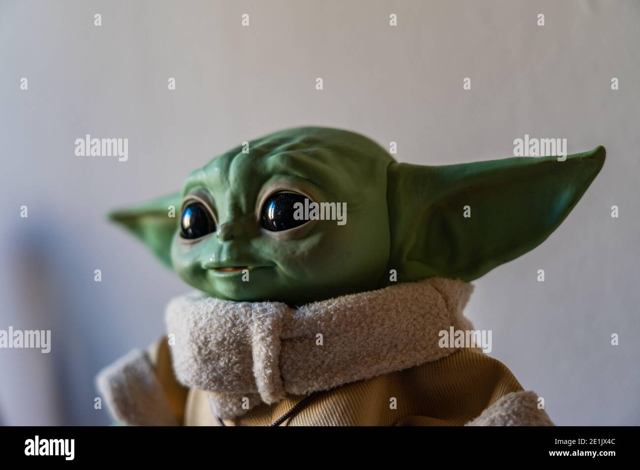 Baby yoda from mandalorian hi-res stock photography and images - Alamy