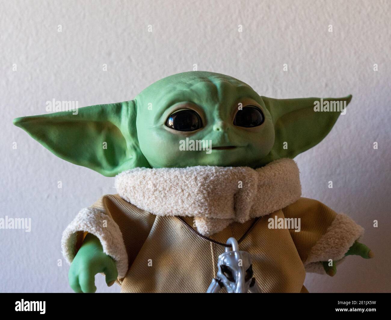 Baby yoda from mandalorian hi-res stock photography and images - Alamy