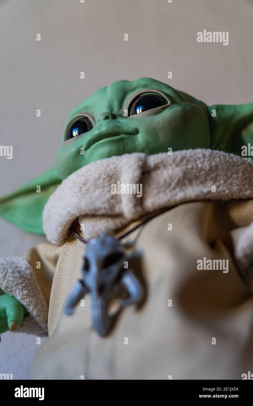 Baby yoda from mandalorian hi-res stock photography and images - Alamy