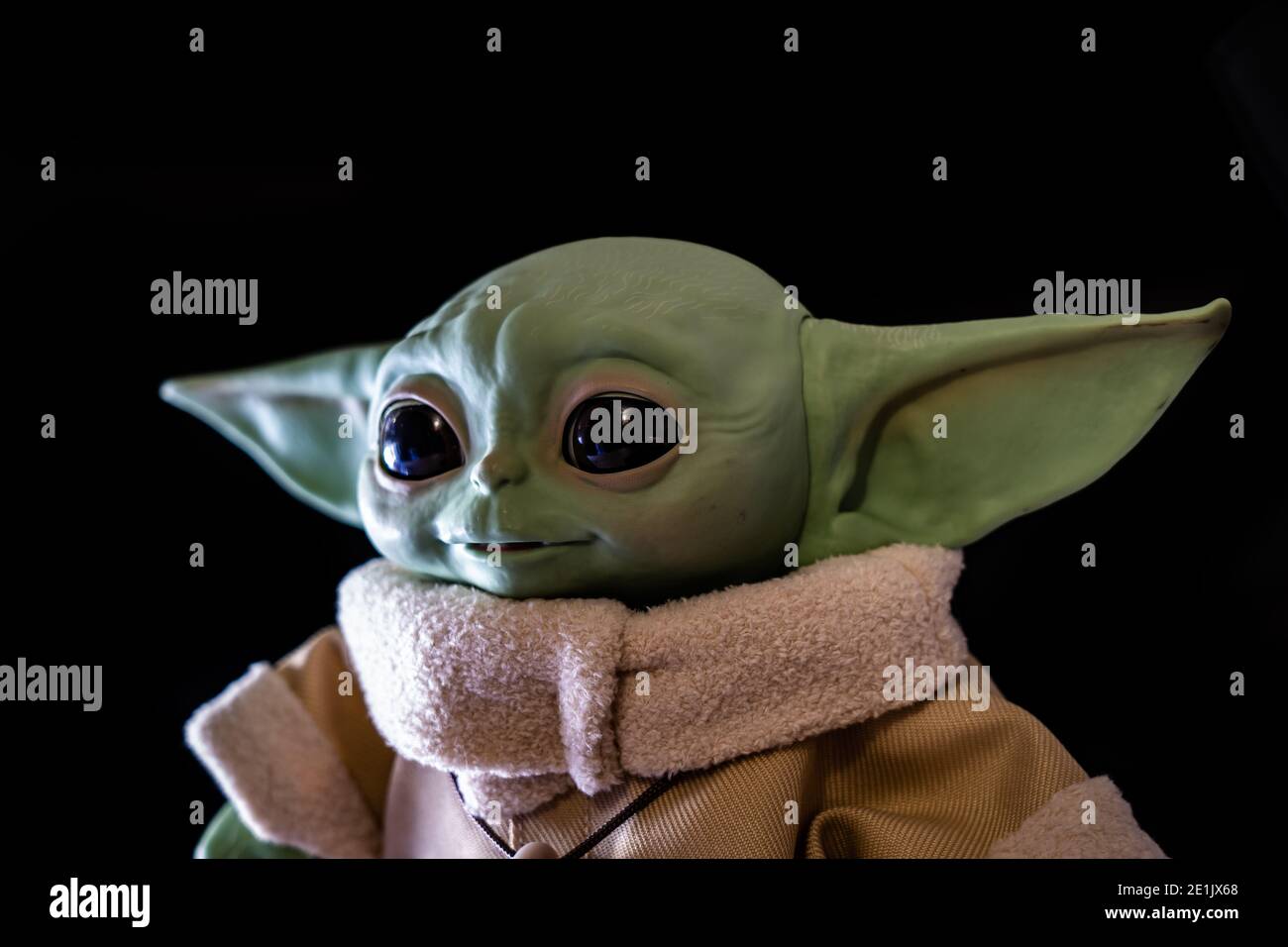 Baby yoda from mandalorian hi-res stock photography and images - Alamy