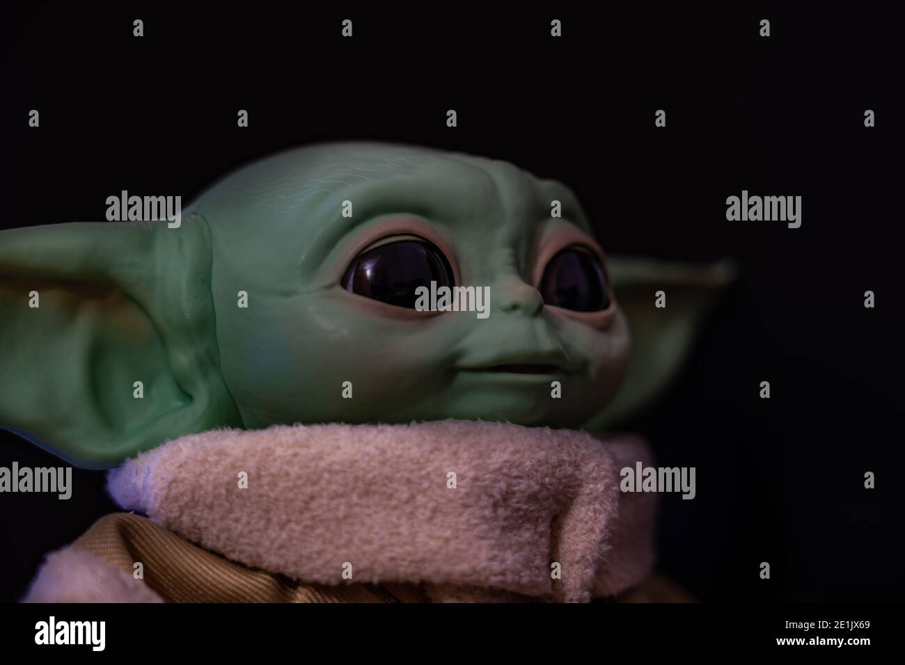 Baby yoda from mandalorian hi-res stock photography and images - Alamy
