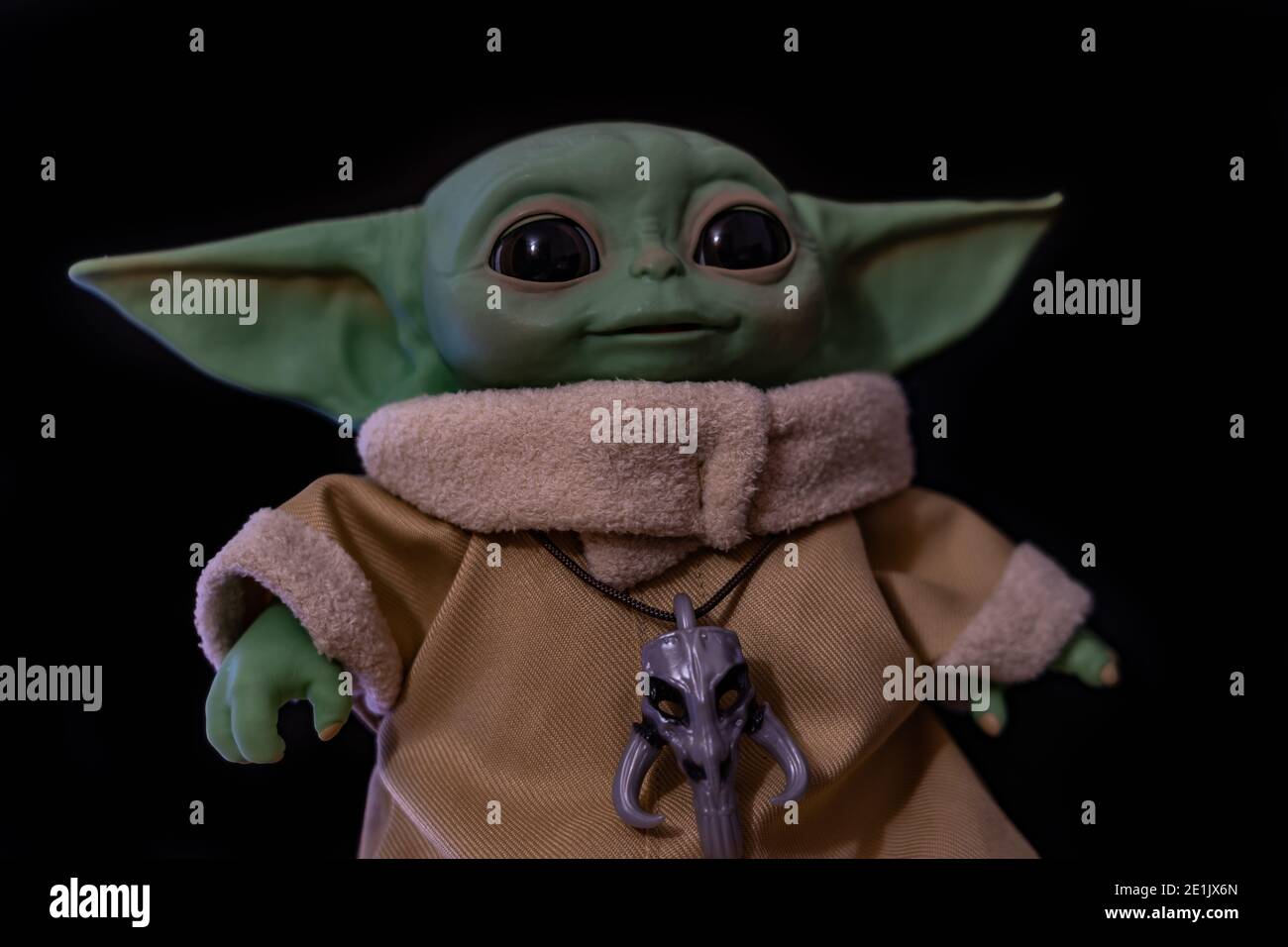Baby yoda from mandalorian hi-res stock photography and images - Alamy