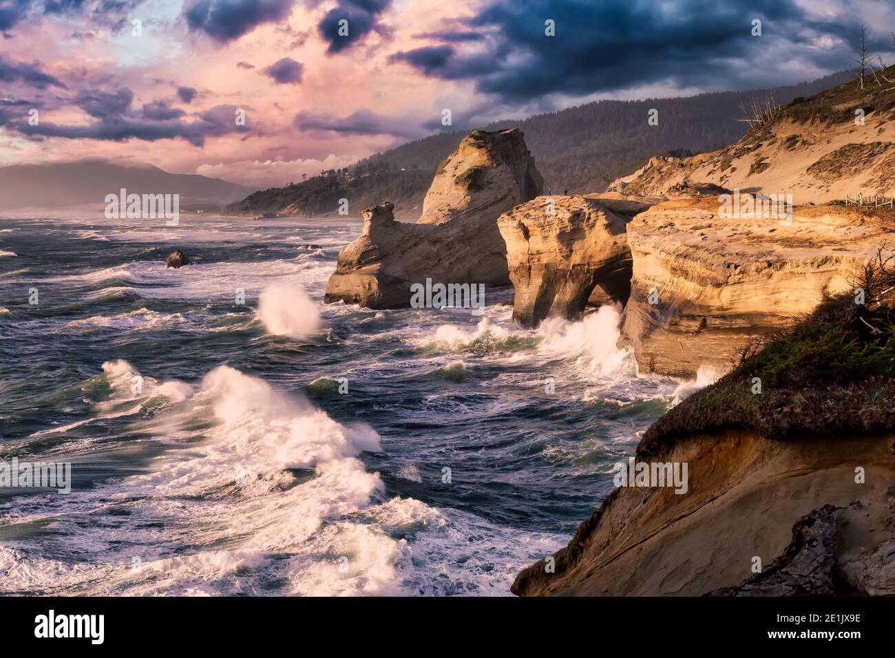 Scary waves hi-res stock photography and images - Alamy